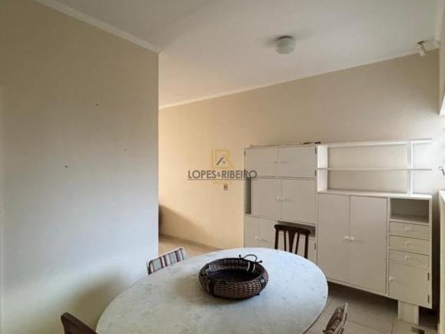 Casa para venda em Centro de 360.00m² com 3 Quartos, 1 Suite e 3 Garagens