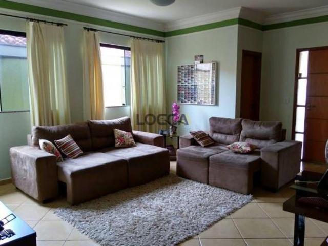 Casa para venda em Centro de 360.00m² com 3 Quartos, 1 Suite e 4 Garagens