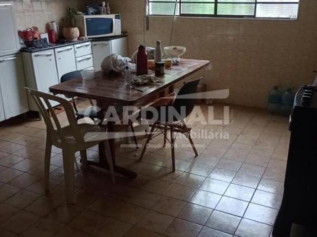 Casa para venda em Centro de 360.00m² com 3 Quartos e 1 Garagem