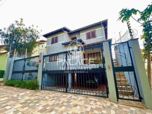Casa para venda em Centro de 370.00m² com 3 Quartos, 3 Suites e 8 Garagens