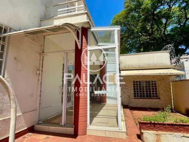 Casa para venda em Centro de 376.00m² com 1 Quarto, 1 Suite e 1 Garagem
