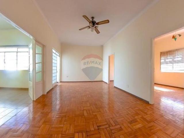 Casa para venda em Centro de 380.00m² com 4 Quartos e 1 Garagem