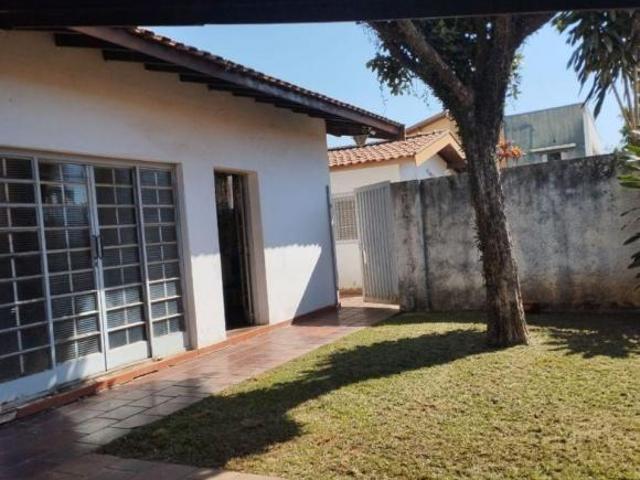 Casa para venda em Centro de 389.00m² com 3 Quartos, 1 Suite e 8 Garagens