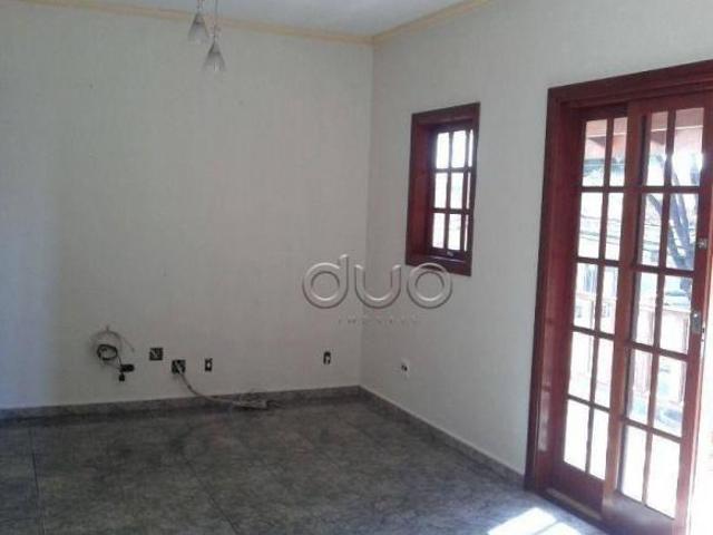 Casa para venda em Centro de 303.00m² com 2 Quartos, 2 Suites e 5 Garagens