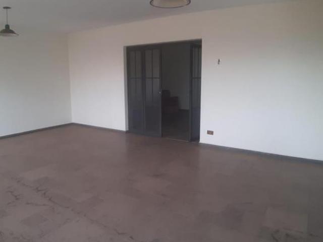 Casa para venda em Centro de 304.00m² com 4 Quartos, 2 Suites e 2 Garagens