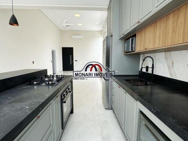 Casa para venda em Centro de 305.00m² com 3 Quartos, 3 Suites e 4 Garagens