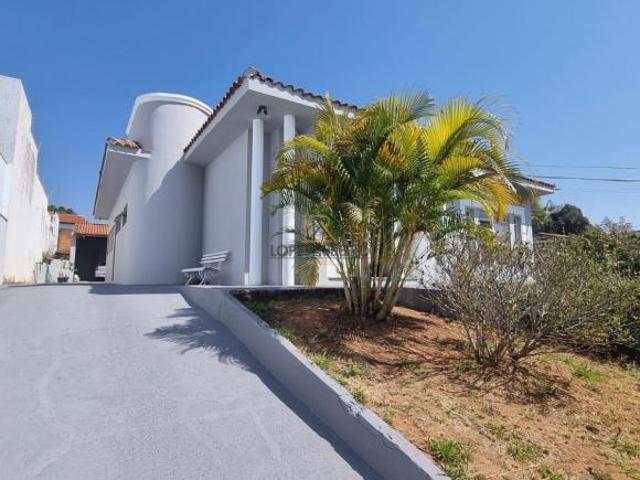 Casa para venda em Centro de 308.00m² com 4 Quartos, 2 Suites e 8 Garagens