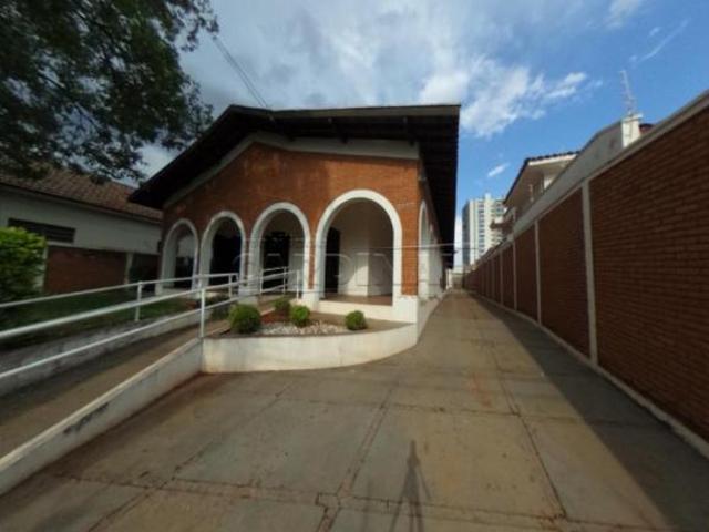 Casa para venda em Centro de 317.00m² com 3 Quartos, 3 Suites e 8 Garagens