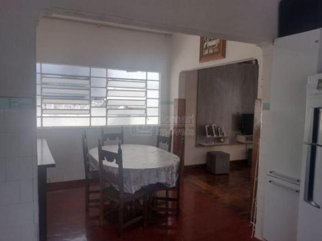 Casa para venda em Centro de 315.00m² com 4 Quartos e 1 Garagem
