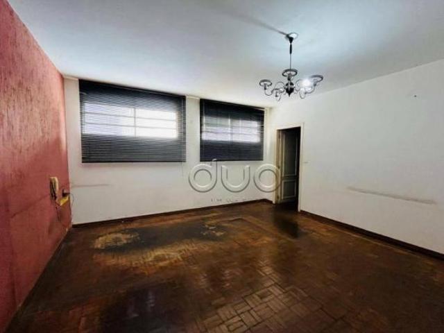 Casa para venda em Centro de 320.00m² com 8 Quartos e 1 Garagem