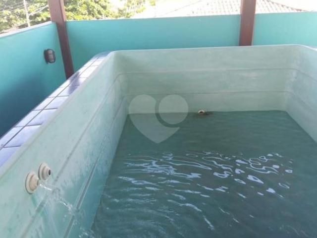 Casa para venda em Centro de 327.00m² com 5 Quartos, 2 Suites e 3 Garagens