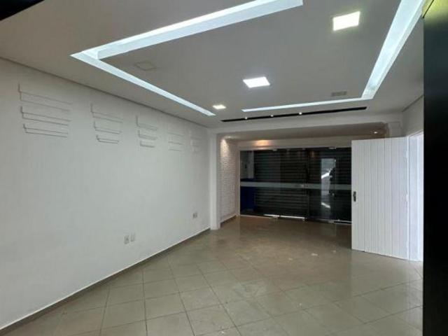 Casa para venda em Centro de 333.00m² com 5 Quartos e 5 Garagens