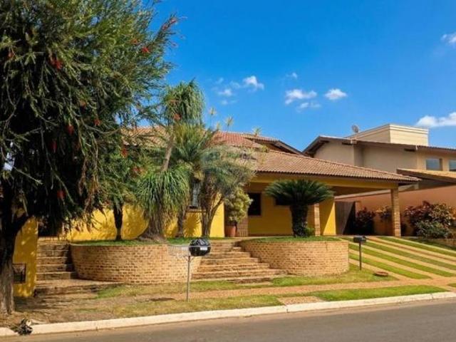 Casa para venda em Centro de 338.25m² com 5 Quartos, 5 Suites e 6 Garagens