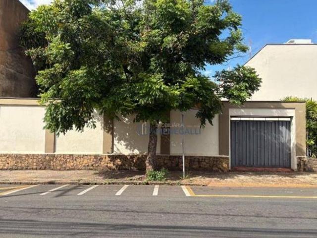 Casa para venda em Centro de 492.00m² com 3 Quartos, 3 Suites e 6 Garagens