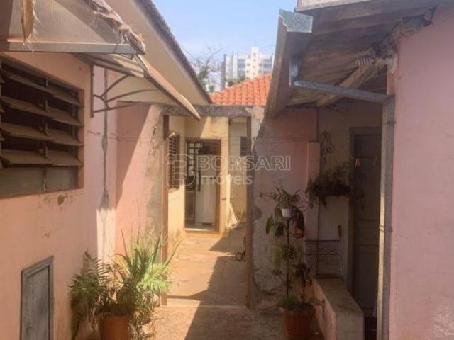 Casa para venda em Centro de 424.00m² com 2 Quartos e 4 Garagens