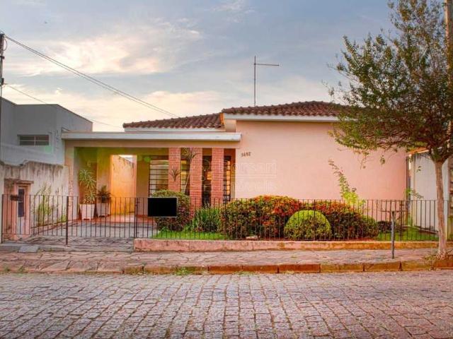 Casa para venda em Centro em Araraquara São Paulo de 562.00m² com 3 Quartos e 6 Garagens