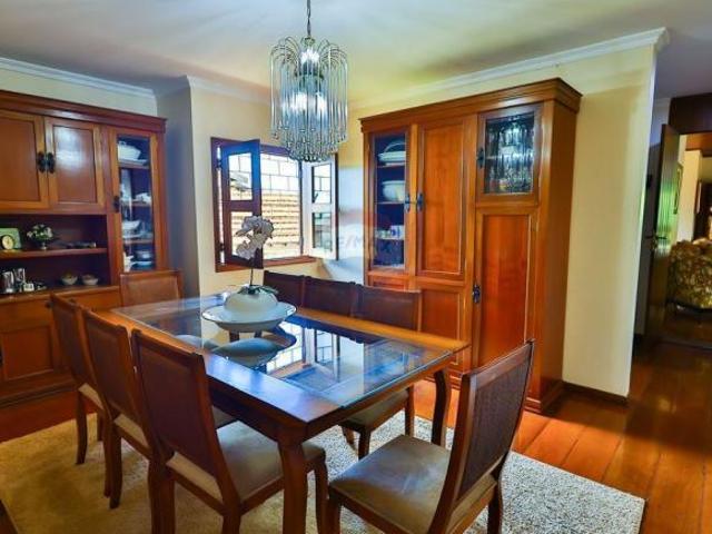 Casa para venda em Centro de 538.00m² com 5 Quartos, 3 Suites e 5 Garagens