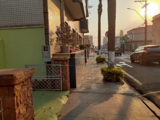 Casa para venda em Centro de 660.00m² com 8 Quartos e 1 Garagem