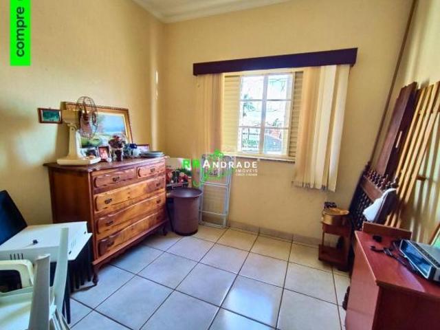 Casa para venda em Centro de 670.00m² com 3 Quartos e 2 Garagens