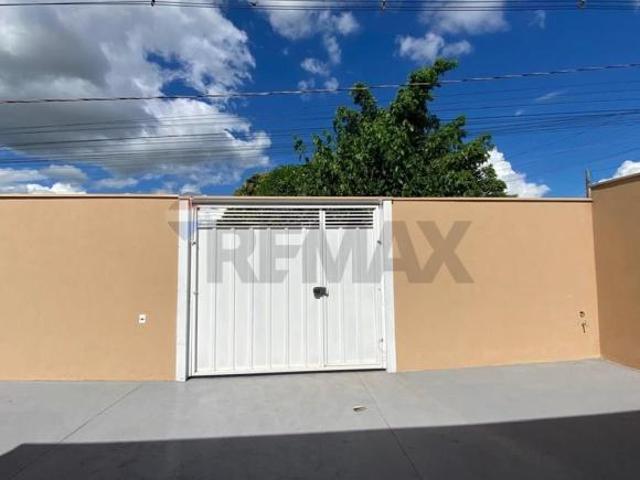 Casa para venda em Centro de 71.61m² com 2 Quartos e 2 Garagens
