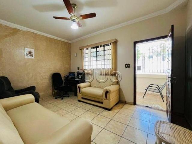 Casa para venda em Centro de 86.00m² com 2 Quartos, 1 Suite e 1 Garagem