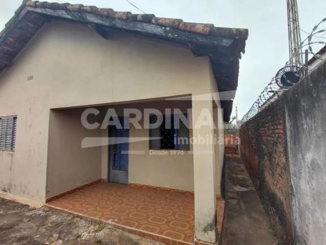 Casa para venda em Centro de 99.00m² com 3 Quartos e 4 Garagens