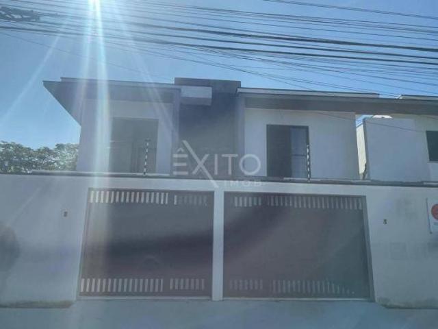 Casa para venda em Centro de 90.00m² com 2 Quartos e 2 Suites