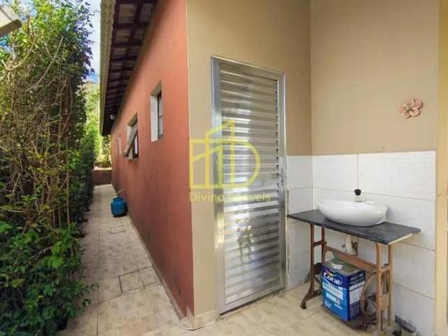 Casa para venda em Centro de 90.00m² com 2 Quartos e 6 Garagens