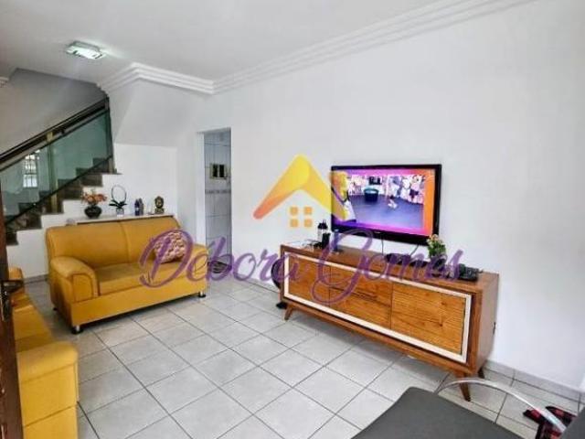 Casa para venda em Centro de 92.00m² com 3 Quartos, 1 Suite e 4 Garagens