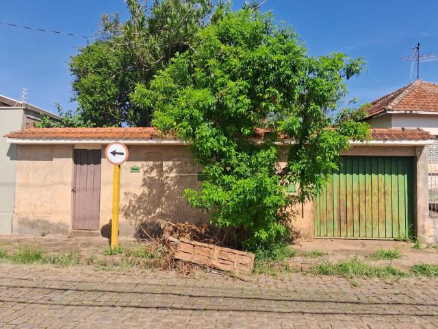 Casa para venda em Centro em Araraquara São Paulo de 191.00m² com 6 Quartos e 2 Garagens