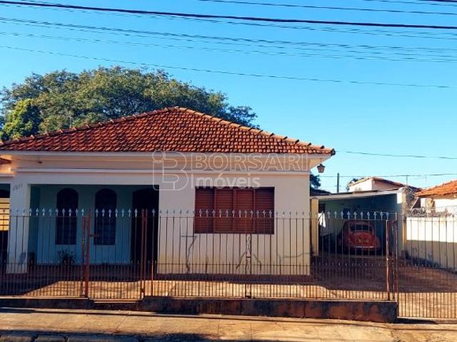 Casa para venda em Centro em Araraquara São Paulo de 207.00m² com 3 Quartos e 7 Garagens