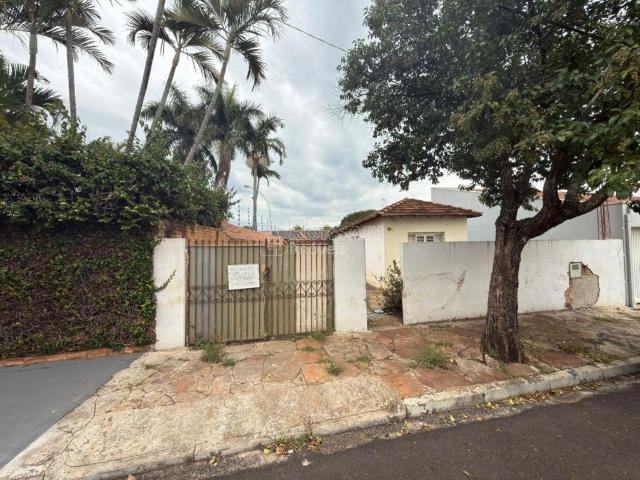 Casa para venda em Centro em Araraquara São Paulo de 63.00m² com 1 Quarto e 6 Garagens