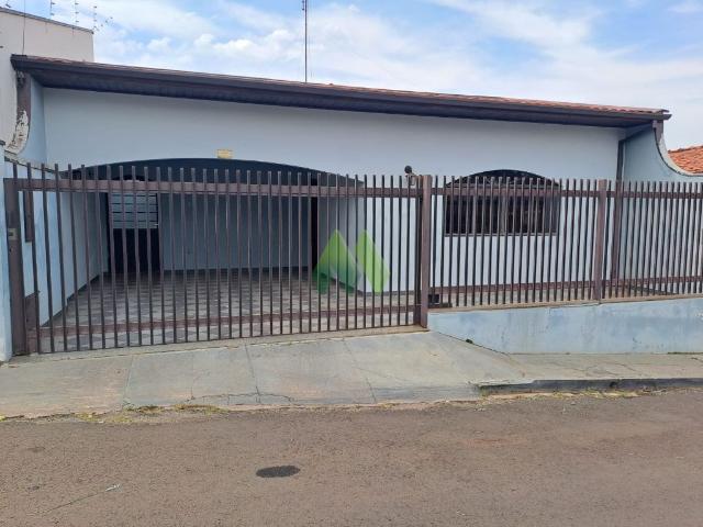 Casa para venda em Centro em Botucatu São Paulo de 150.00m² com 2 Quartos, 1 Suíte e 2 Garagens
