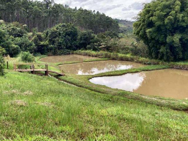 Casa para venda em Centro em Passa Tempo Minas Gerais de 320.00m² com 4 Quartos, 1 Suíte e 10 Garagens