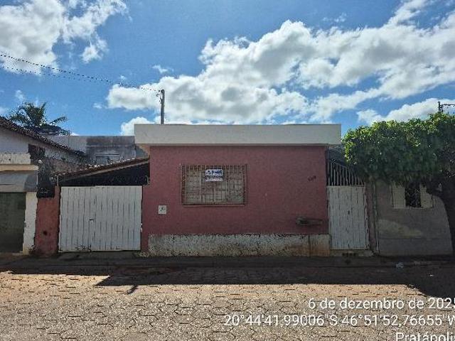 Casa para venda em Centro, Pratápolis