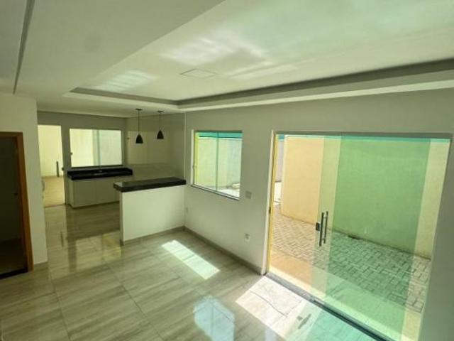 Casa para venda em Centro, Sarzedo
