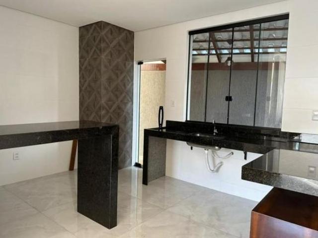 Casa para venda em Centro, Sarzedo
