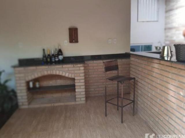 Casa para venda em Centro, Uberlândia