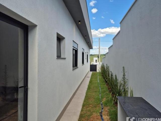 Casa para venda em Centro, Uberlândia