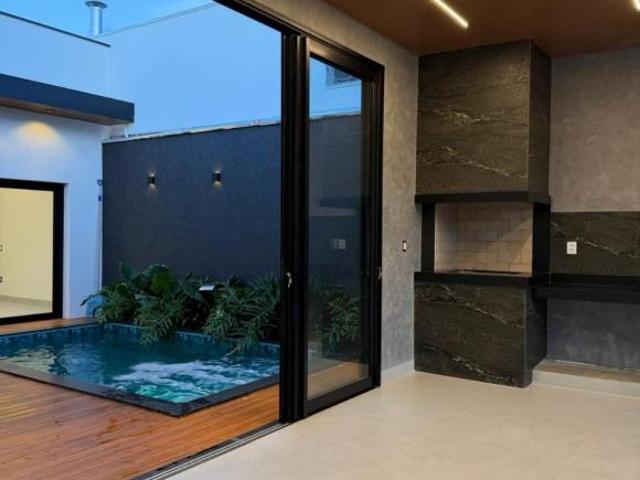 Casa para venda em Centro, Uberlândia