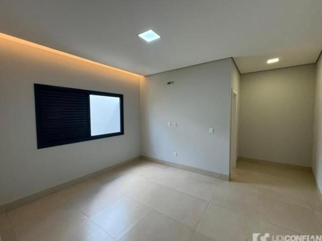 Casa para venda em Centro, Uberlândia