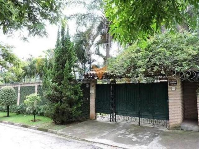 Casa para venda em Chácara Vale Do Rio Cotia de 530.00m² com 5 Quartos, 3 Suites e 10 Garagens