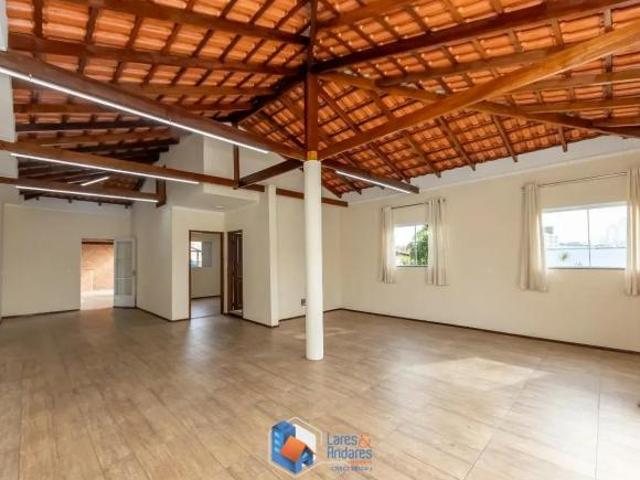 Casa para venda em Vila Formosa com 4 quartos, sendo 3 suítes, 279m²