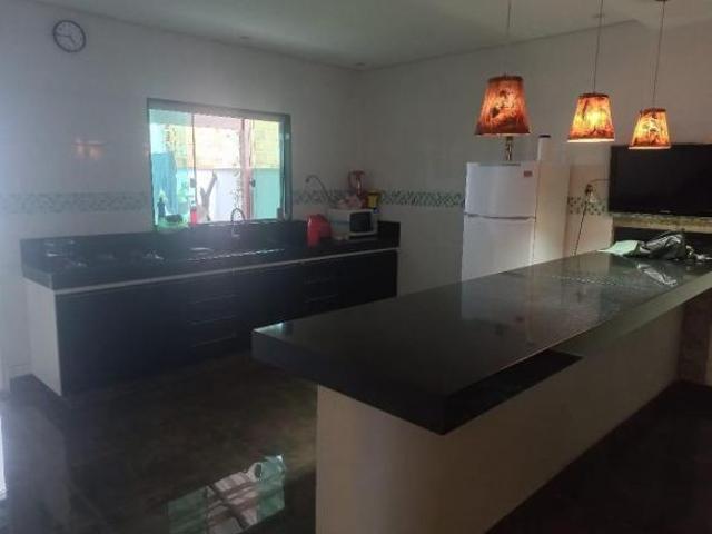 Casa para venda em Chácara Contagem de 200.00m² com 3 Quartos, 1 Suite e 2 Garagens