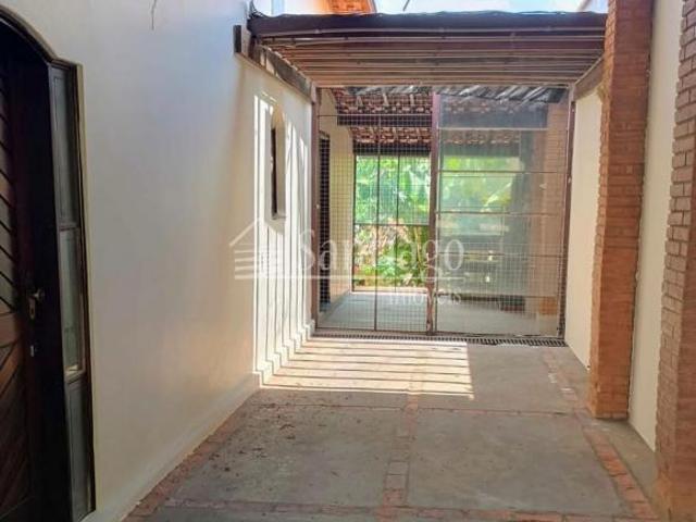 Casa para venda em Chácara Da Barra de 160.00m² com 2 Quartos, 1 Suite e 6 Garagens