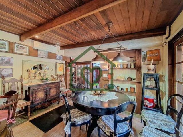 Casa para venda em Chácara Das Pedras de 307.00m² com 3 Quartos, 1 Suite e 2 Garagens