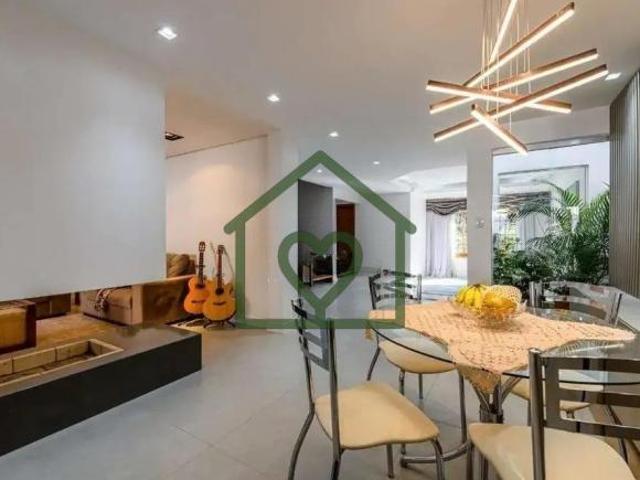 Casa para venda em Chácara Das Pedras de 310.04m² com 4 Quartos, 2 Suites e 4 Garagens