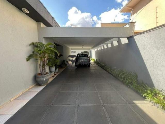 Casa para venda em Chácara do Ouro de 412.00m² com 5 Quartos, 2 Suites e 6 Garagens