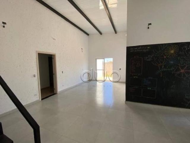Casa para venda em Chácara Esperia de 407.00m² com 3 Quartos, 1 Suite e 10 Garagens