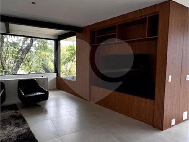 Casa para venda em Chácara Flora em Valinhos São Paulo de 450.00m² com 3 Quartos, 3 Suítes e 4 Garagens